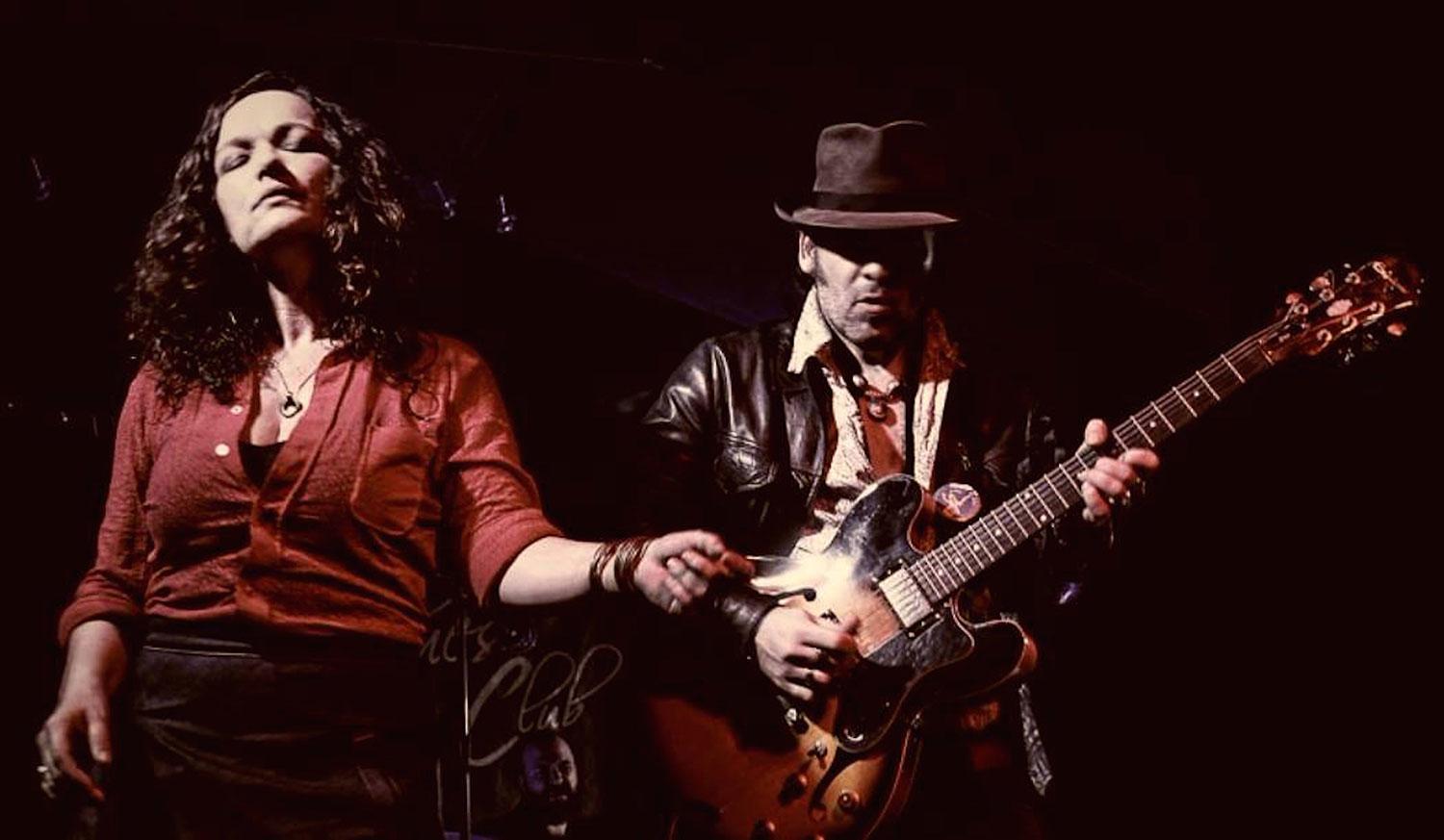 MEENA CRYLE - wir im bild